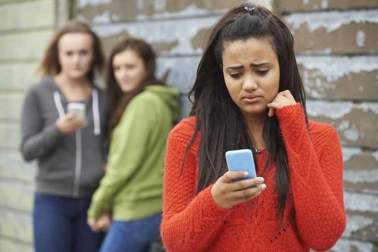 30 Internet Pros and Cons - Is the Internet the Greatest Invention Ever?